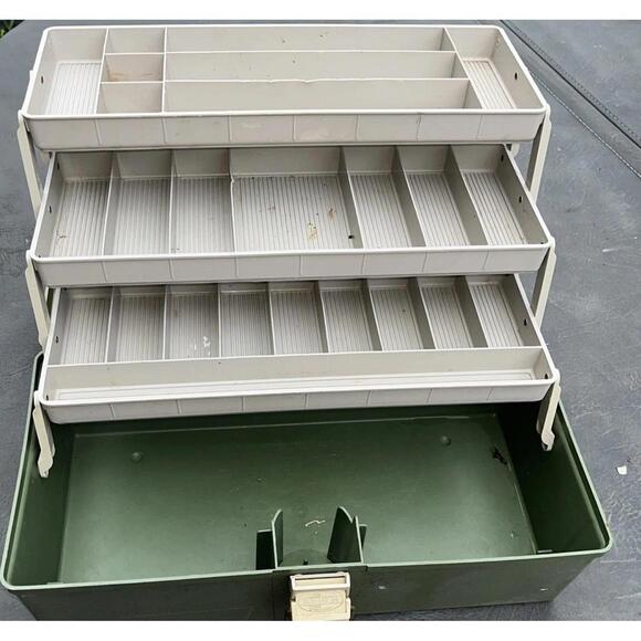Games | Vintage Plano 630n Fishing Tackle Box 3tray Foldout Green Tan ...